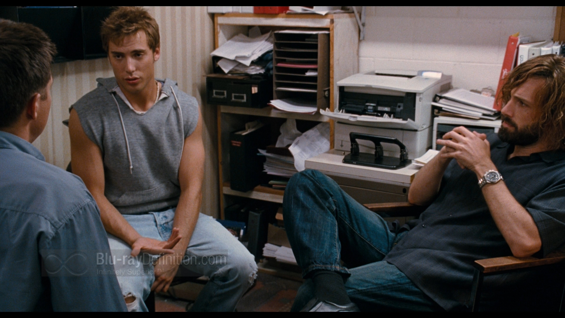 Extract Blu-ray Review High-Resolution Screen Captures | TheaterByte